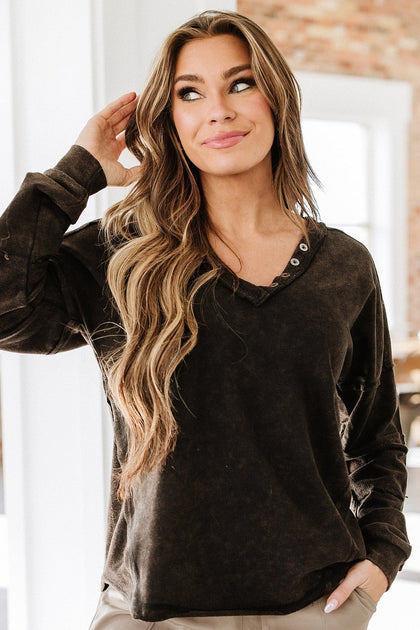 SALE - Viv Mineral Washed V-Neck – Liam & Company